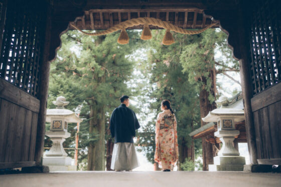 A Pre-wedding Shoot in Japan With Scenic Shots of Mt. Fuji - Bride and ...